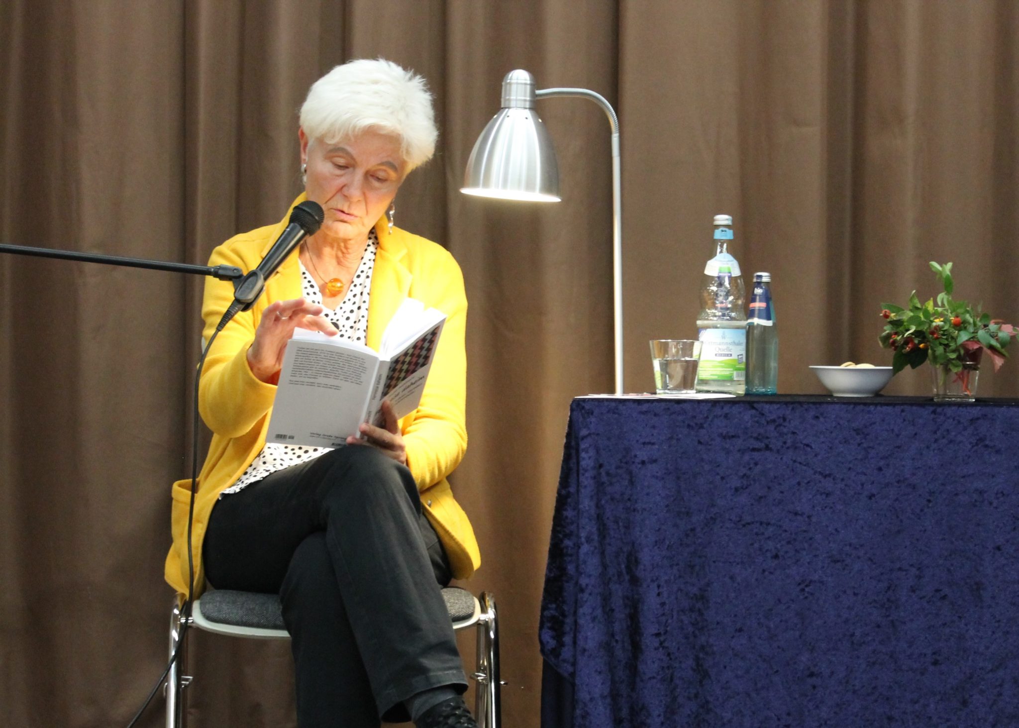 Lesungen – Verlag Große Sprünge